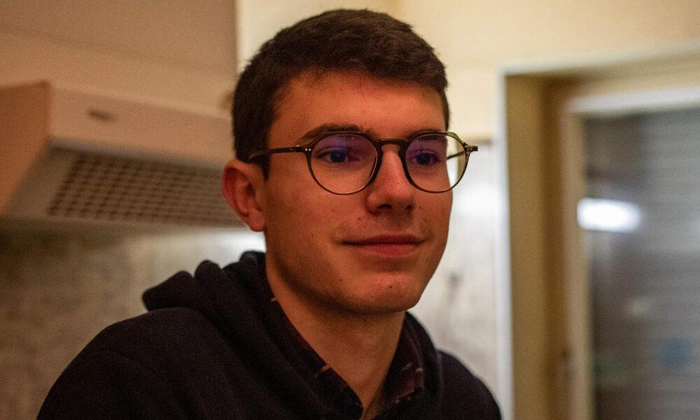 Arthur Longrée - Radio Compile, l'univers jeune et énergique