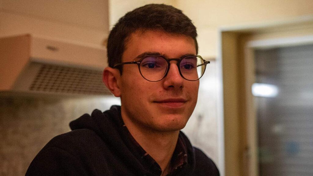 Arthur Longrée - Radio Compile, l'univers jeune et énergique